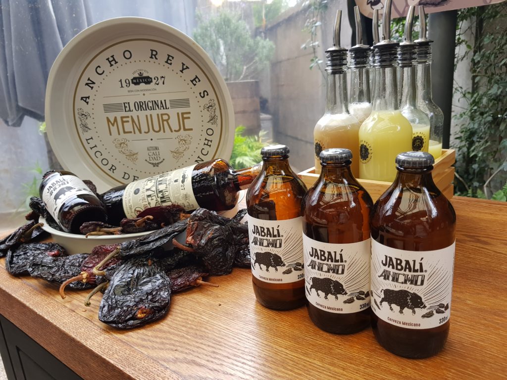 ¿Una cerveza con sabor a chile ancho? En México ya existe y te contamos ...