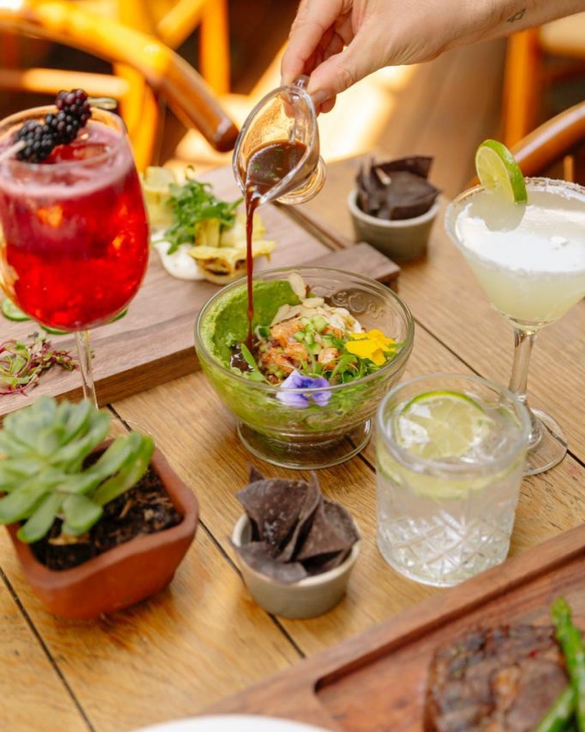 7 restaurantes para llevar a cenar a tu amigx más fiesterx