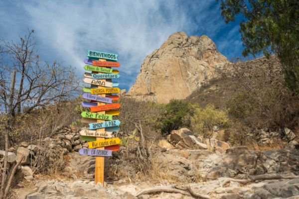 Conoce la 'otra cara' de la Peña de Bernal en esta zona de camping por ...