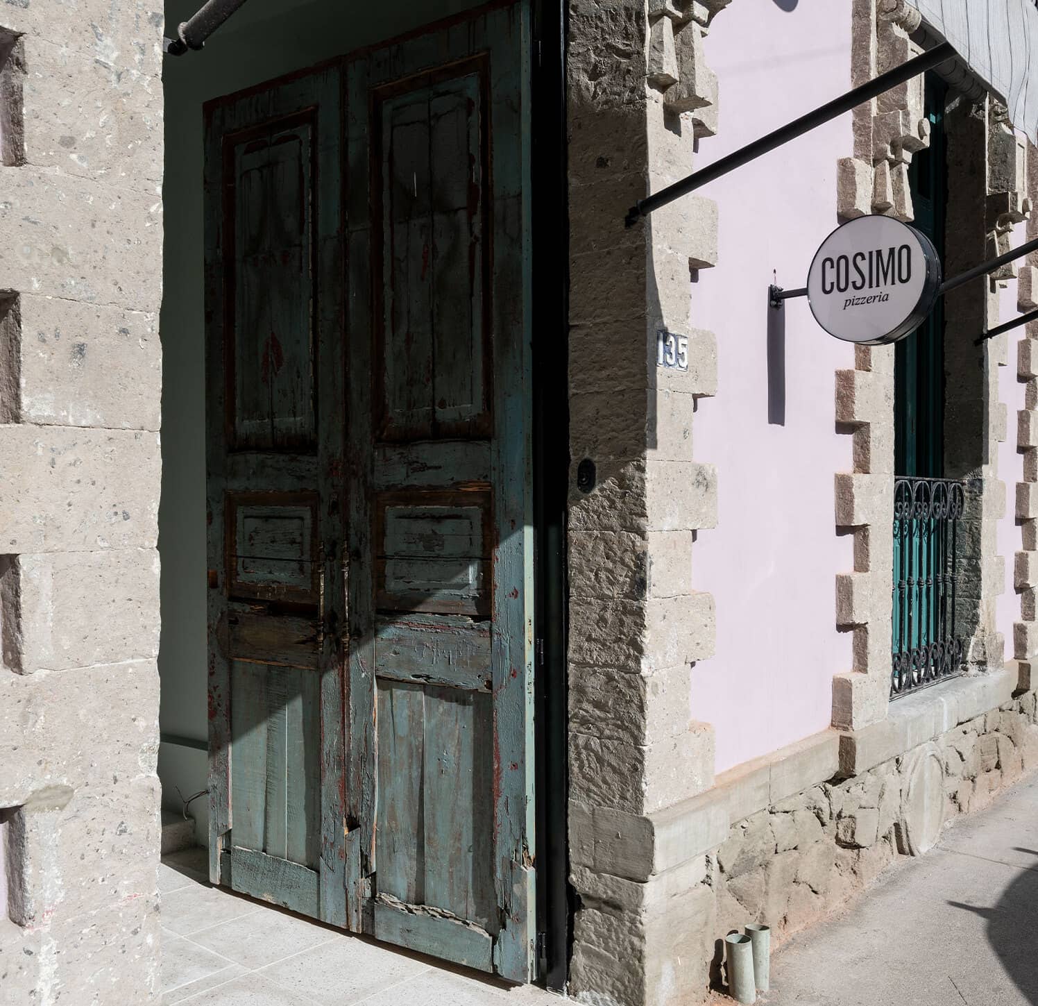 No hay plan más bonito que ir a este lindísimo local por una rebanada ...